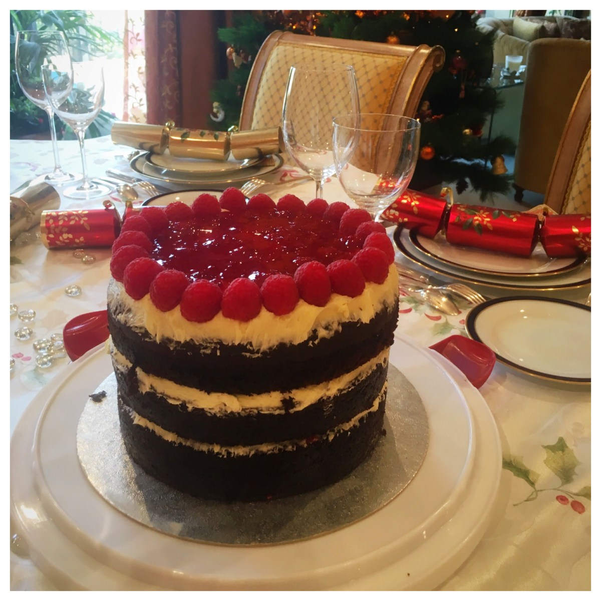 Chocolate Raspberry Cake with Vanilla Buttercream Frosting – Vana Cooks